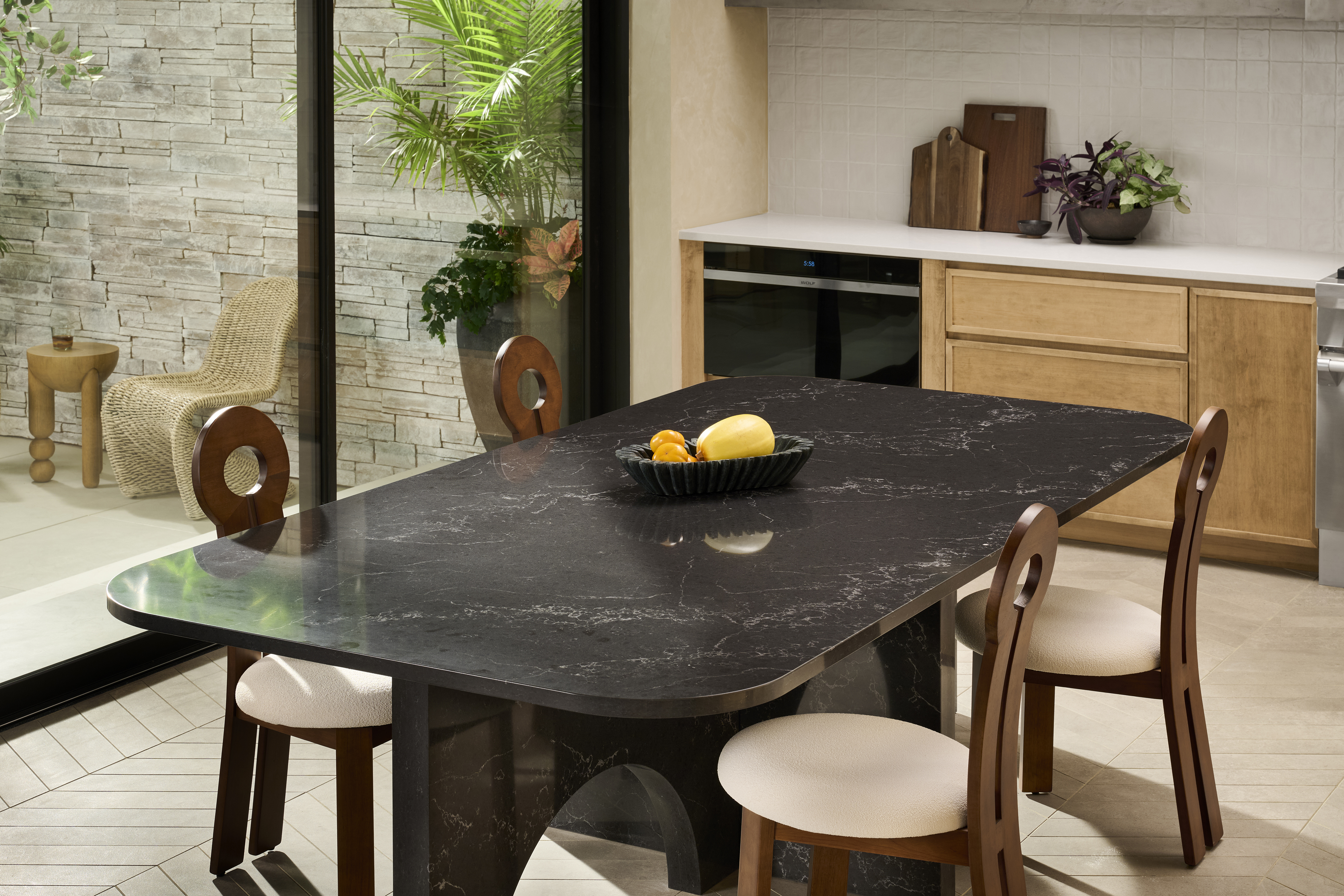 Carbo Brushed, VIATERA - Quartz Countertops | LX Hausys US